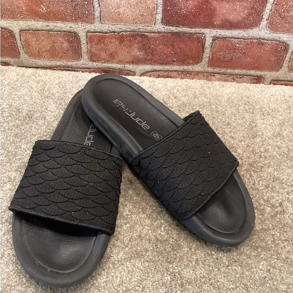 Hey Dude Peggy Black Slide Sandals Size 9 - Gem